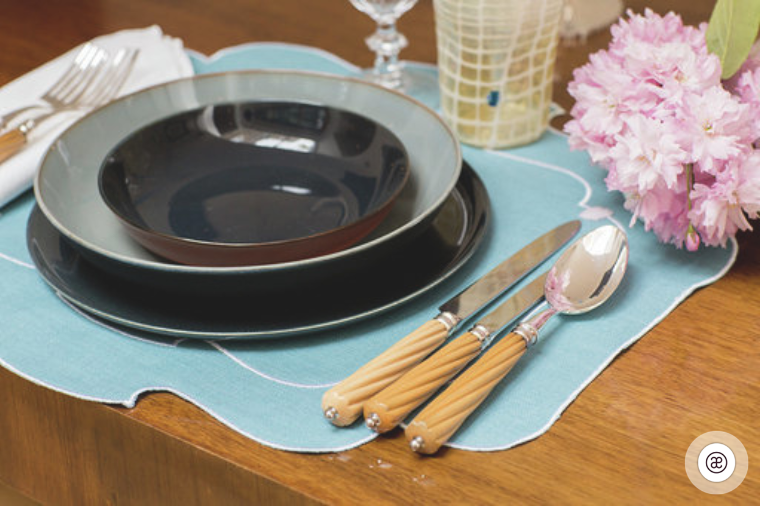 The Timeless Art of Table Setting: A Guide to Elegance and Etiquette ...